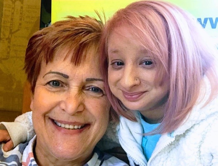 39 Inch Girl Makes Big Sacrifice For Woman Who Saved Her When No One