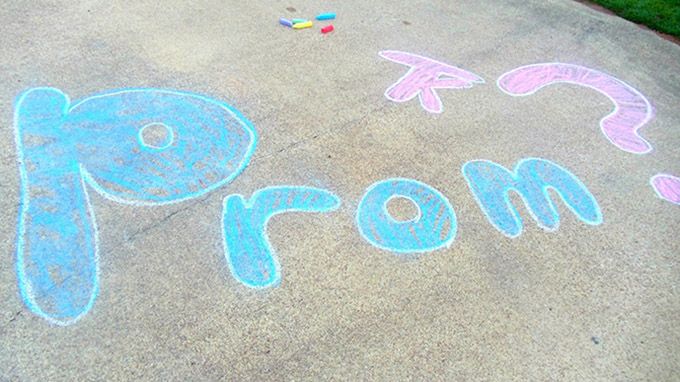 The 5 Most Creative Ways To Ask A Girl To Prom | LifeDaily