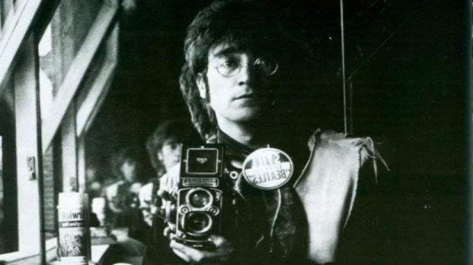 Ringo Starr taking a selfie, 1962 : r/OldSchoolCool